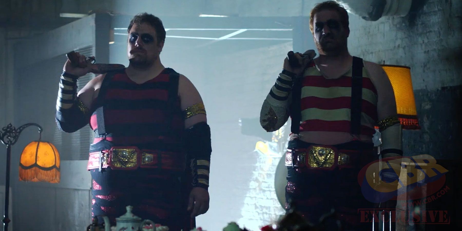 EXCL: Gotham's Tweedledee & Dum Debut in Mad Hatter Featurette