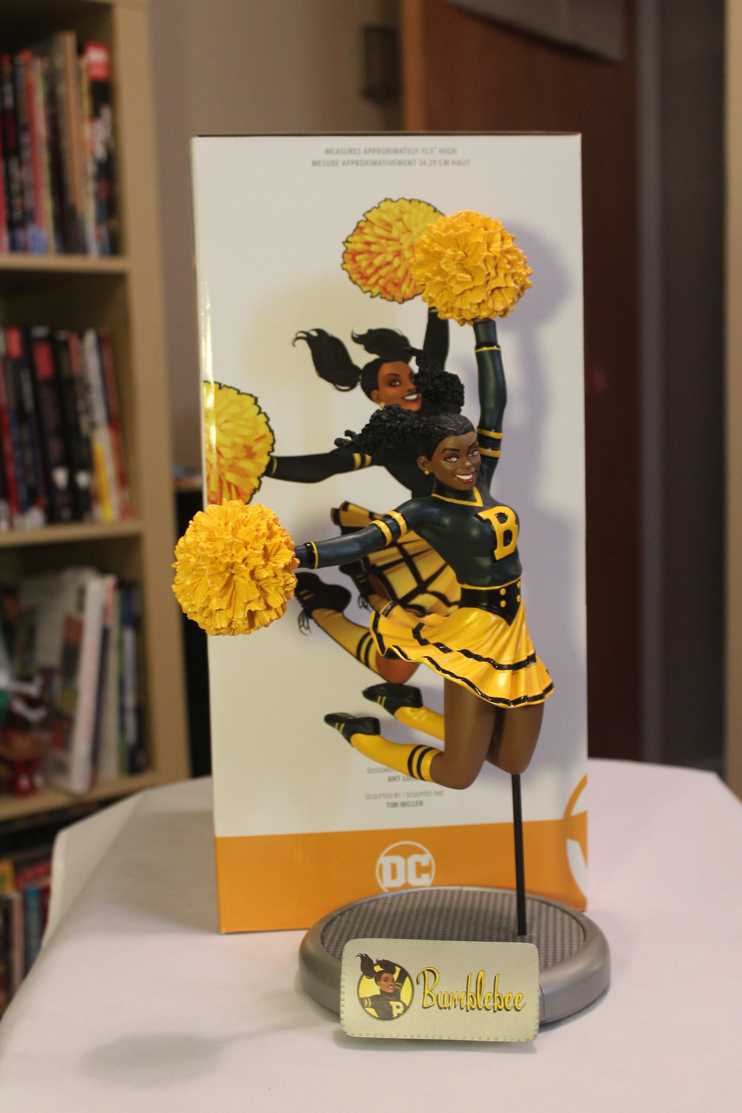 EXCLUSIVE: DC Comics Bombshells Art Book and Statue Preview