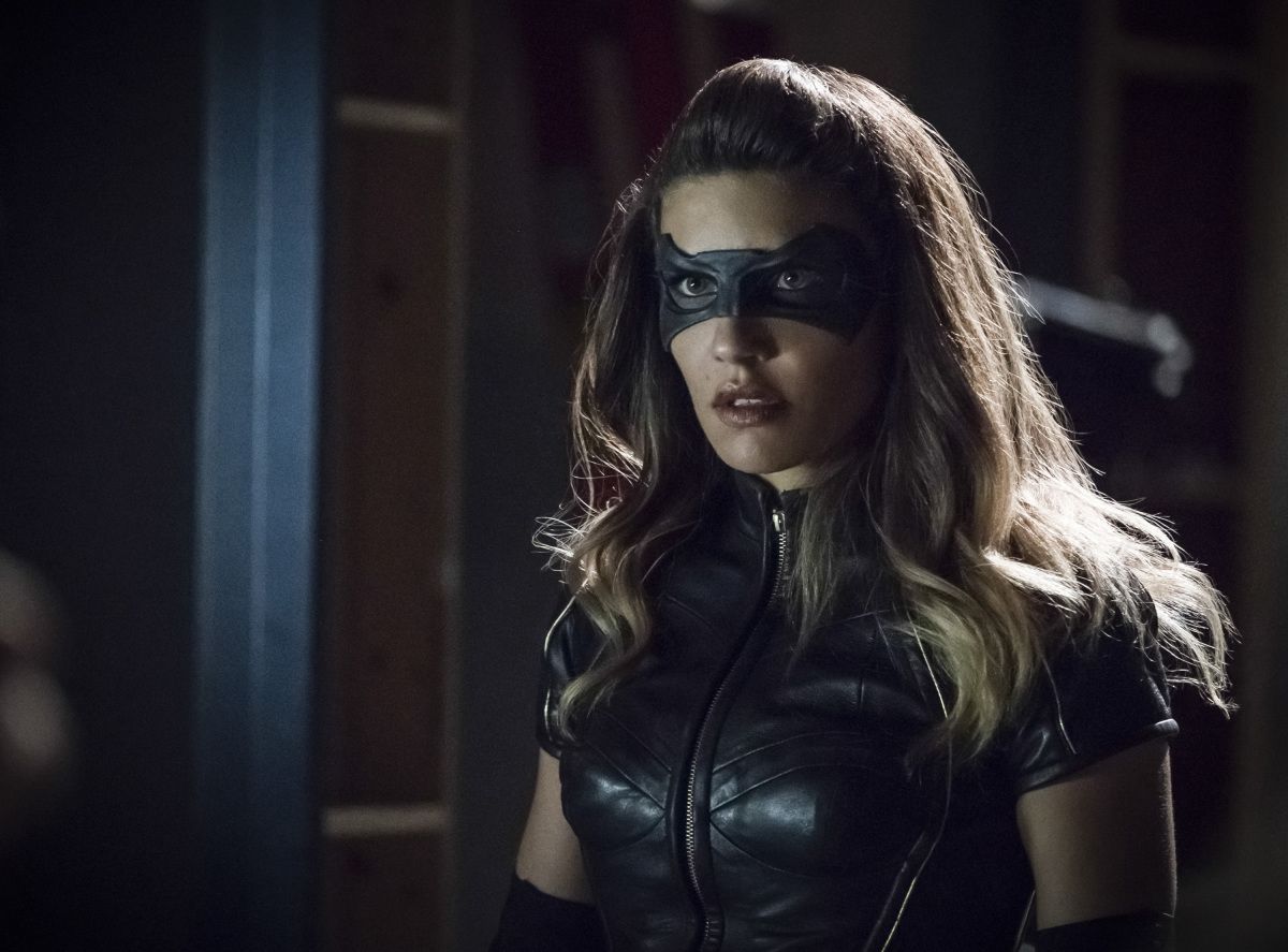 New Arrow Photos Get Up Close with Vigilante