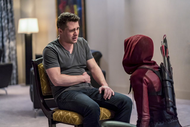 Arrow: Arsenal Returns in New Photos