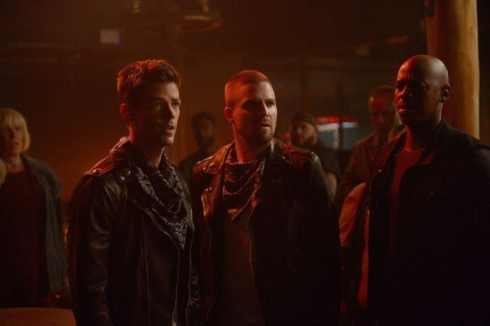 Elseworlds Teaser Photos Reveal a Very Different Arrowverse