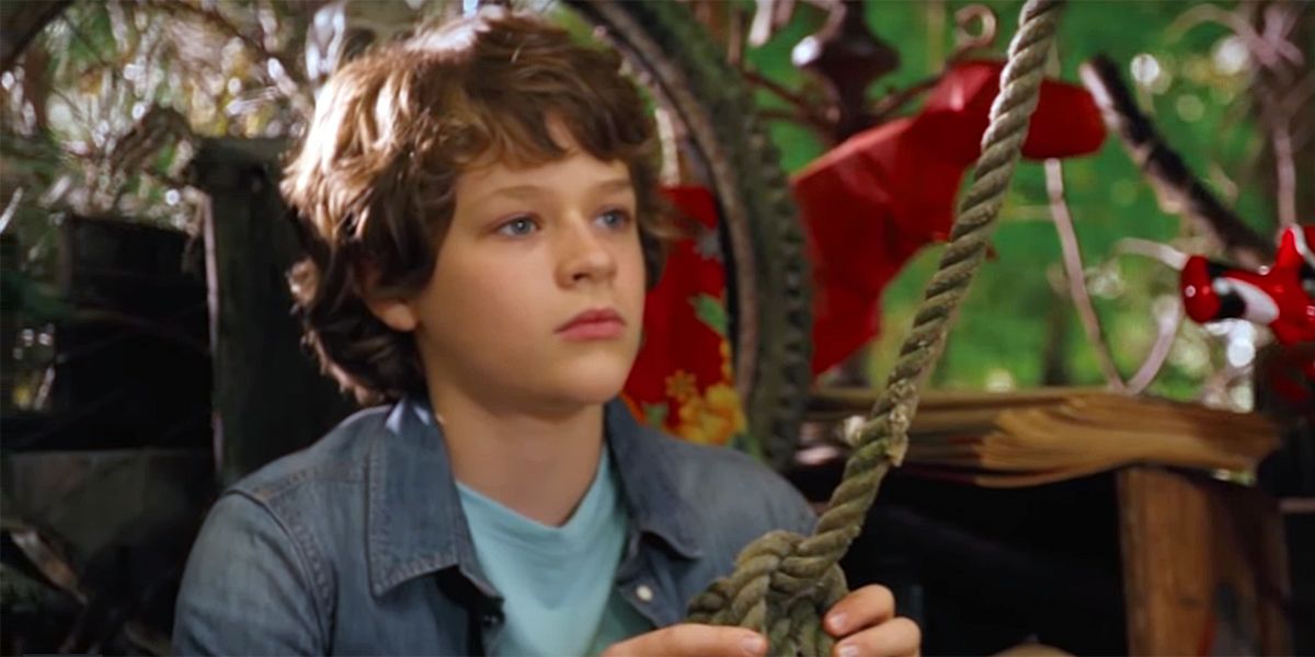 Good Omens Review: Neil Gaiman's TV Series Is Fun But Thin