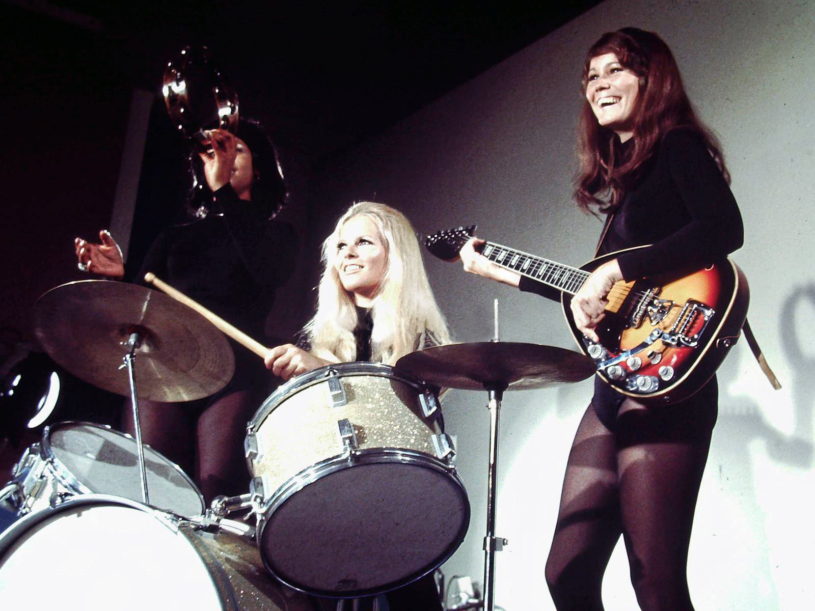 How Valerie In Josie And The Pussycats Was Almost Not African American