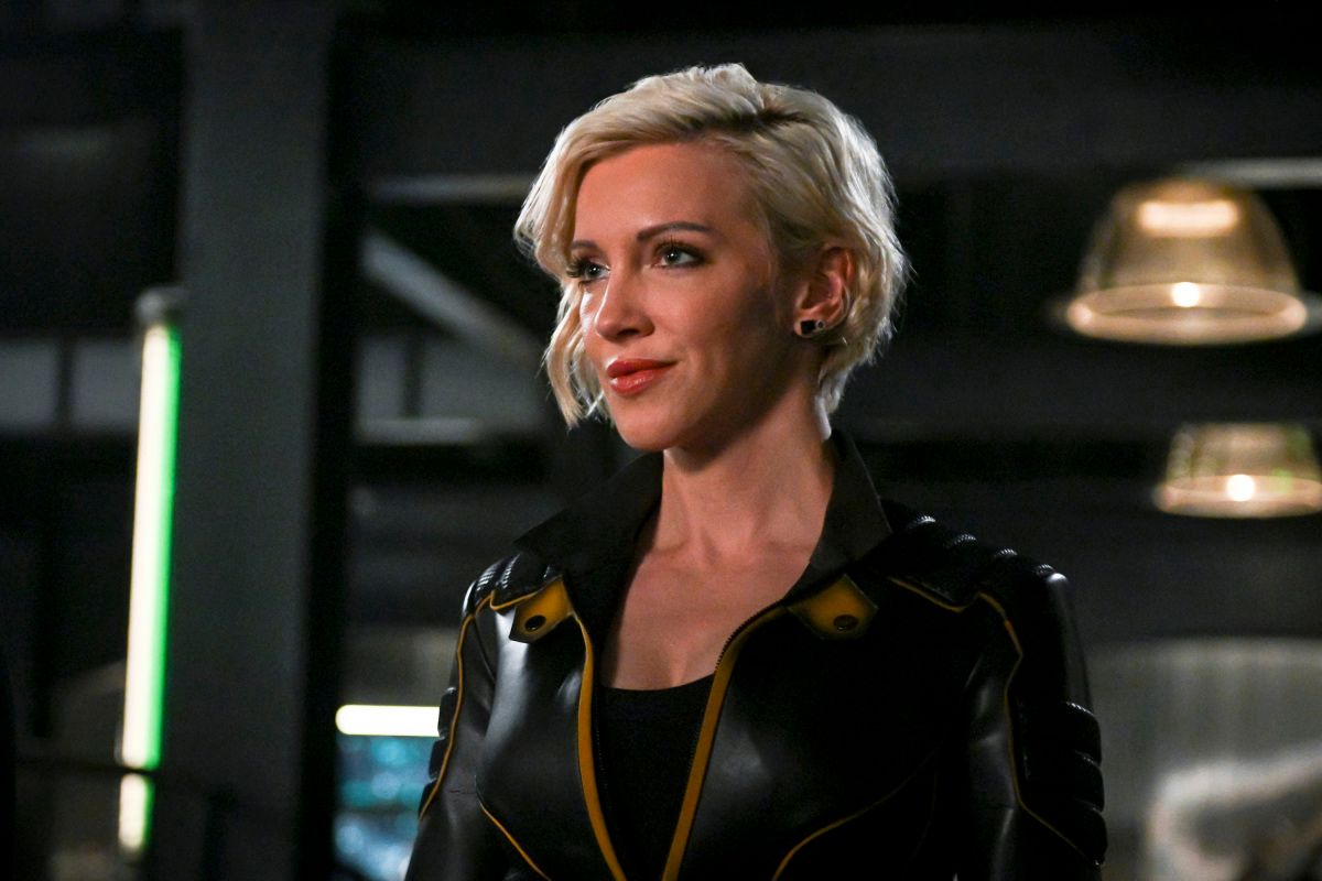 The Monitor Watches Team Arrow Re-Form Ahead of Crisis in New Photos