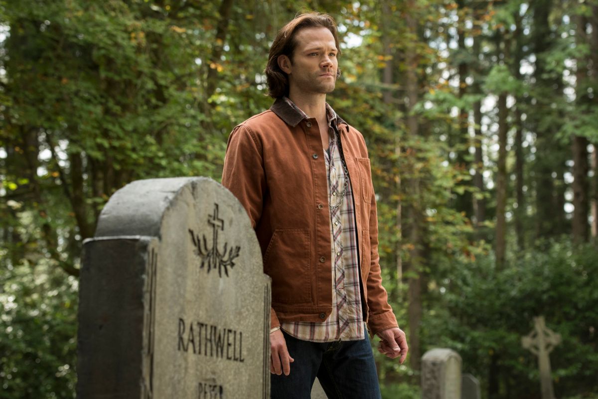 Supernatural: Sam, Dean & Rowena Work to Prevent 'The Rupture' in New ...
