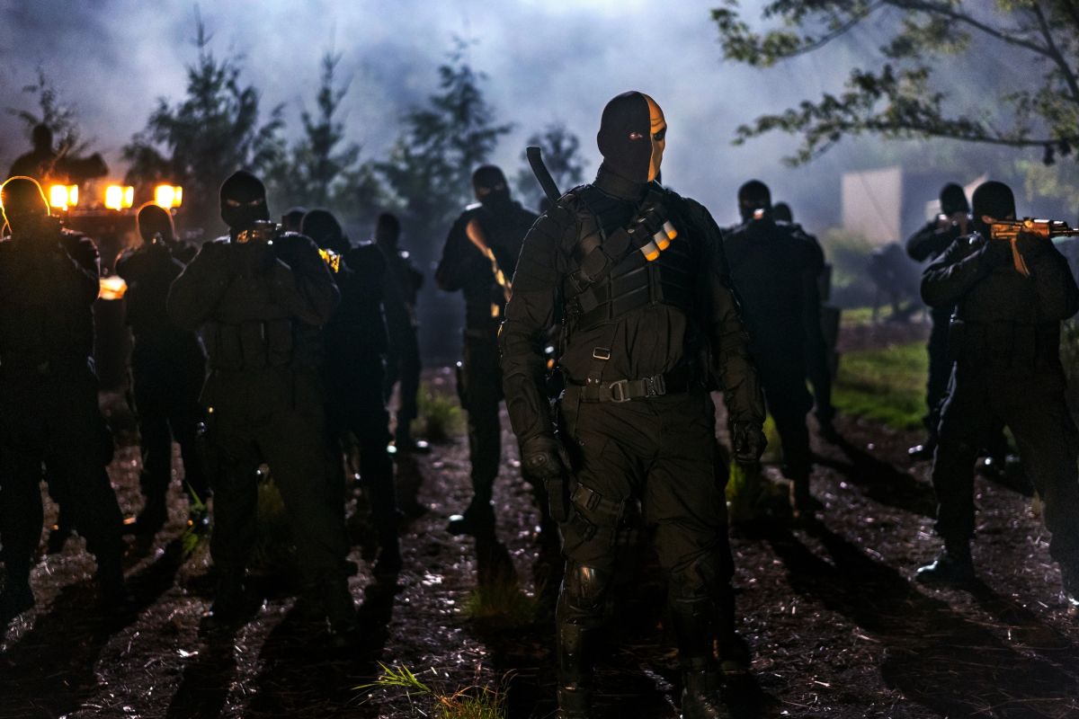 Team Arrow Returns to 'Purgatory' in New Photos