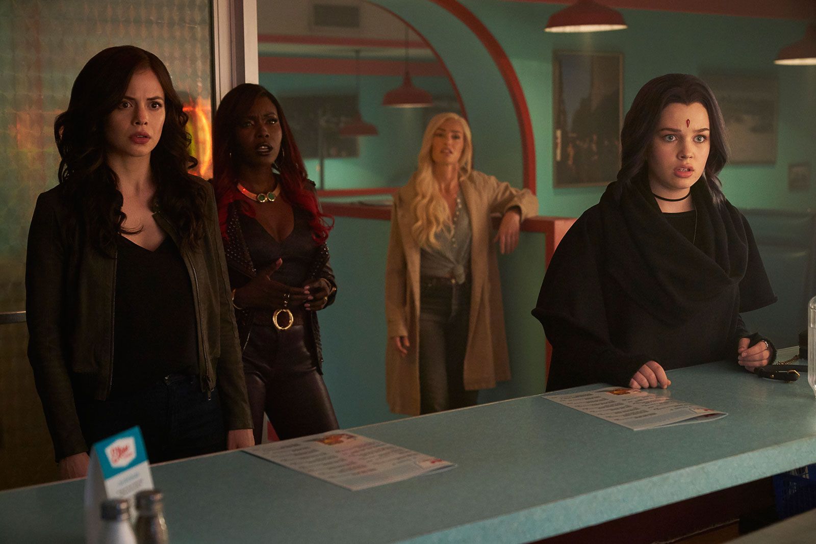 Titans: The Team Finally Meets Bruce Wayne in New Photo Set