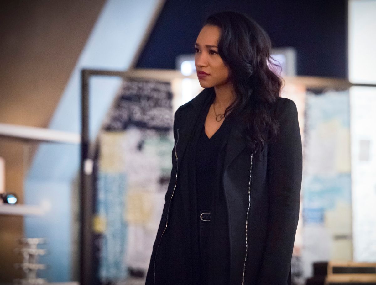 The Flash: Barry & Gorilla Grodd Trade Places in New Photos