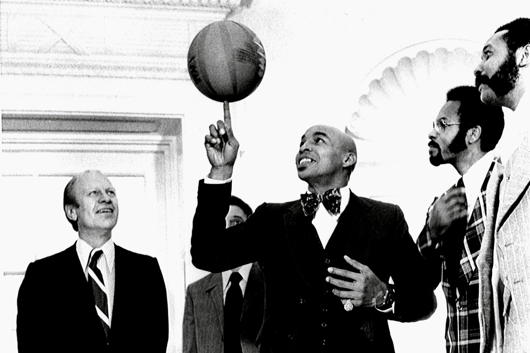 Celebrating the Comic Book Career of the Harlem Globetrotters' Curly Neal