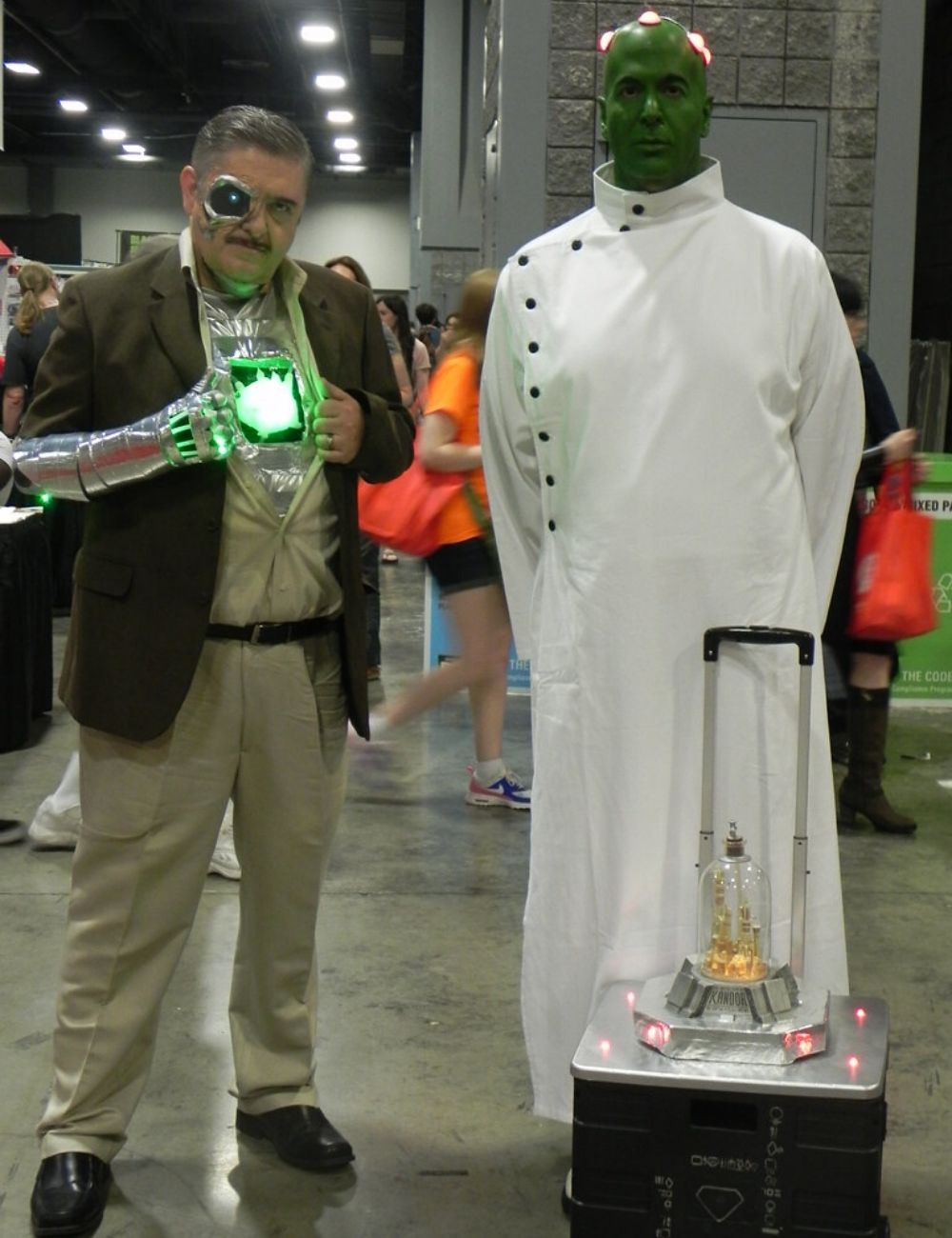 Superman: 10 Amazing Metallo Cosplay That Look Just Like The Comic