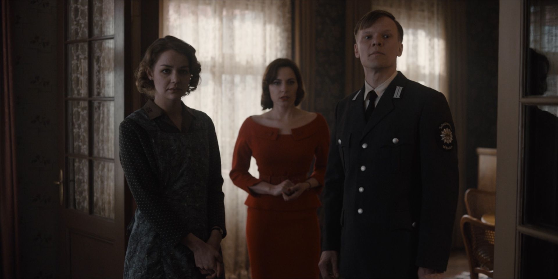 Netflix's Dark: Which Romances Will Make or Break Season 3's Knot?