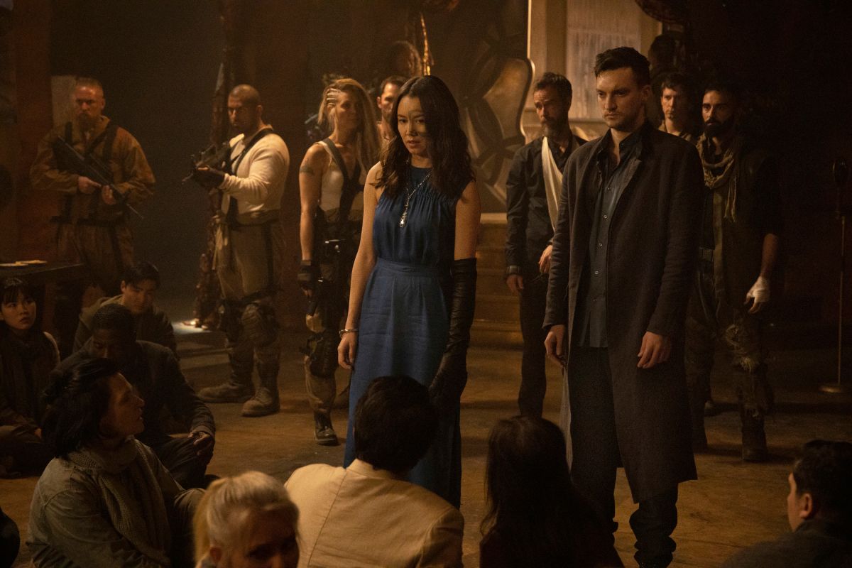 The 100 Teases Tension, New Alliances in 'The Flock' Photos