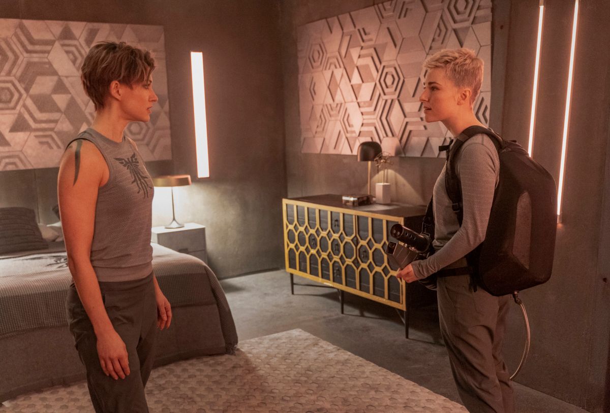 The 100 Teases Tension, New Alliances in 'The Flock' Photos