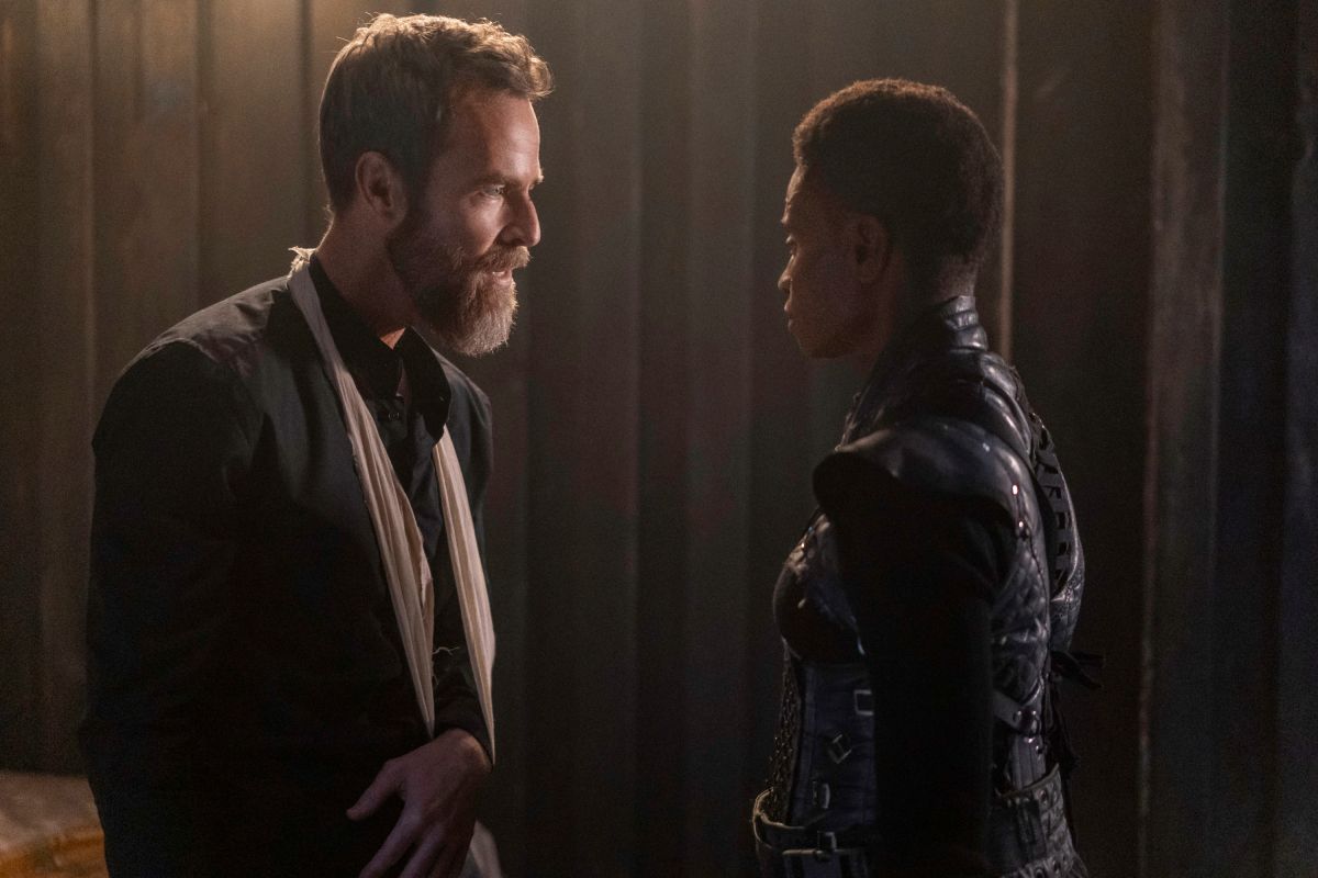 The 100 Teases Tension, New Alliances in 'The Flock' Photos