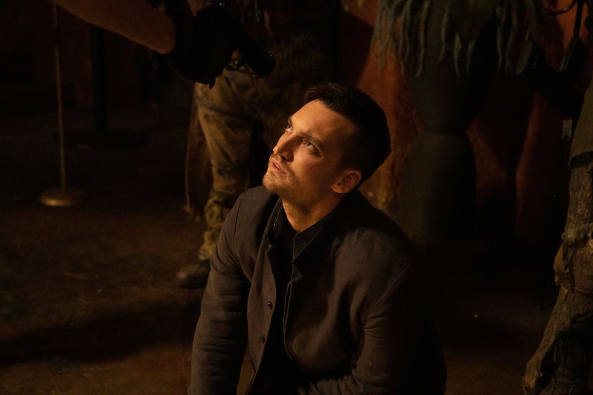 The 100: An Unlikely Figure Leads a Desperate Rebellion