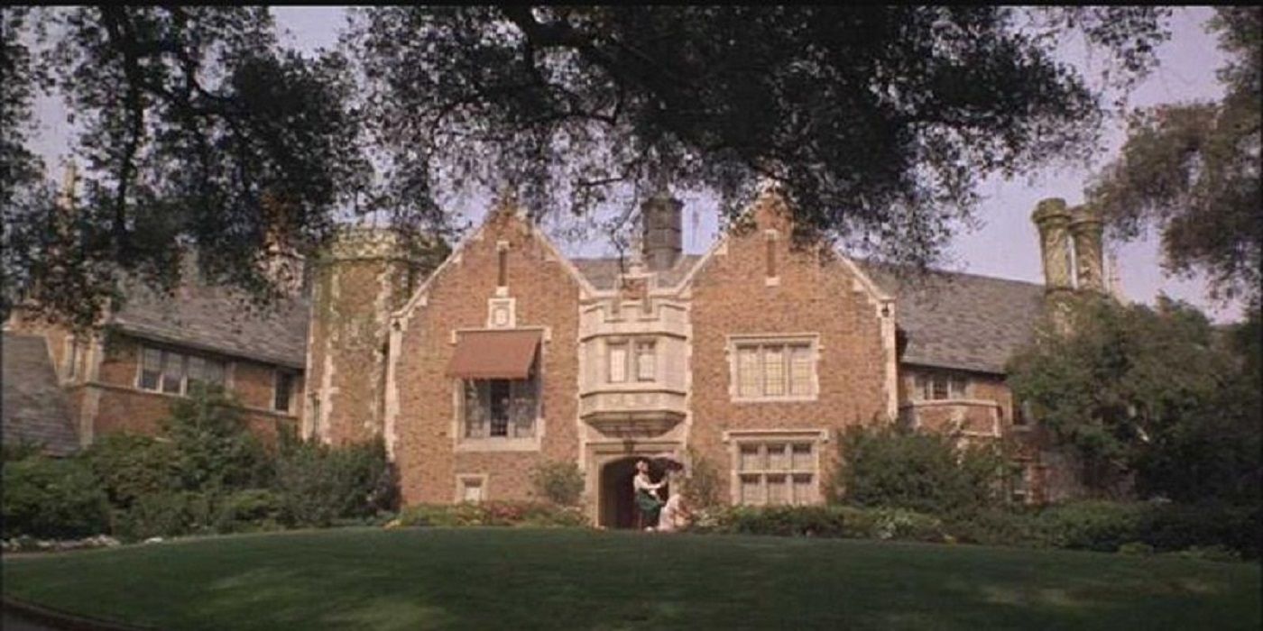 Batman's Stately Wayne Manor's Comic Book Debut