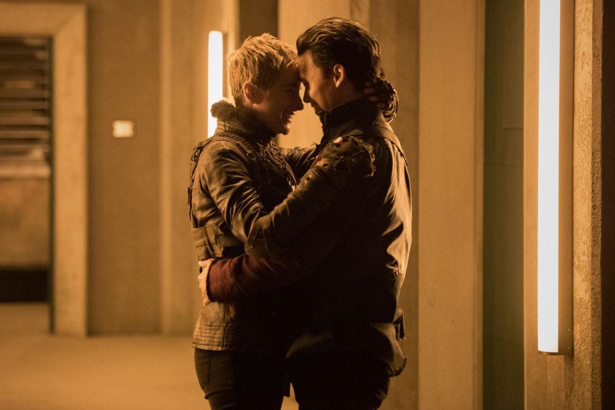 The 100 Celebrates 'A Sort of Homecoming' in New Photoset