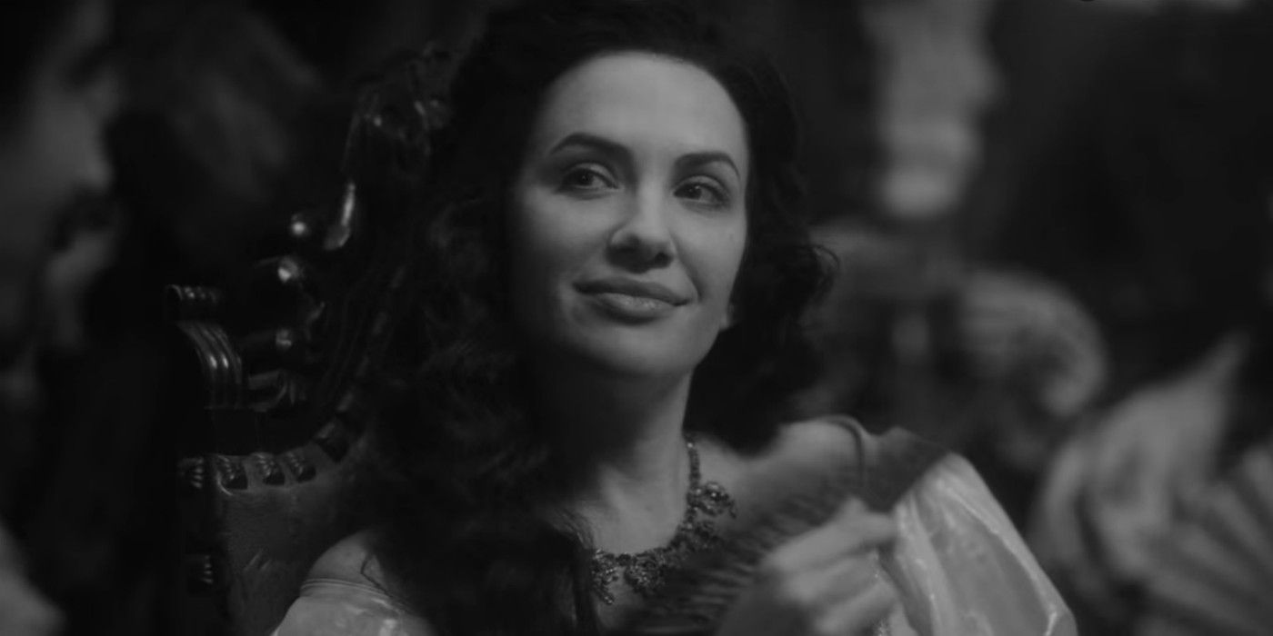 The Haunting of Bly Manor: The Terrifying Lady in the Lake Has a ...