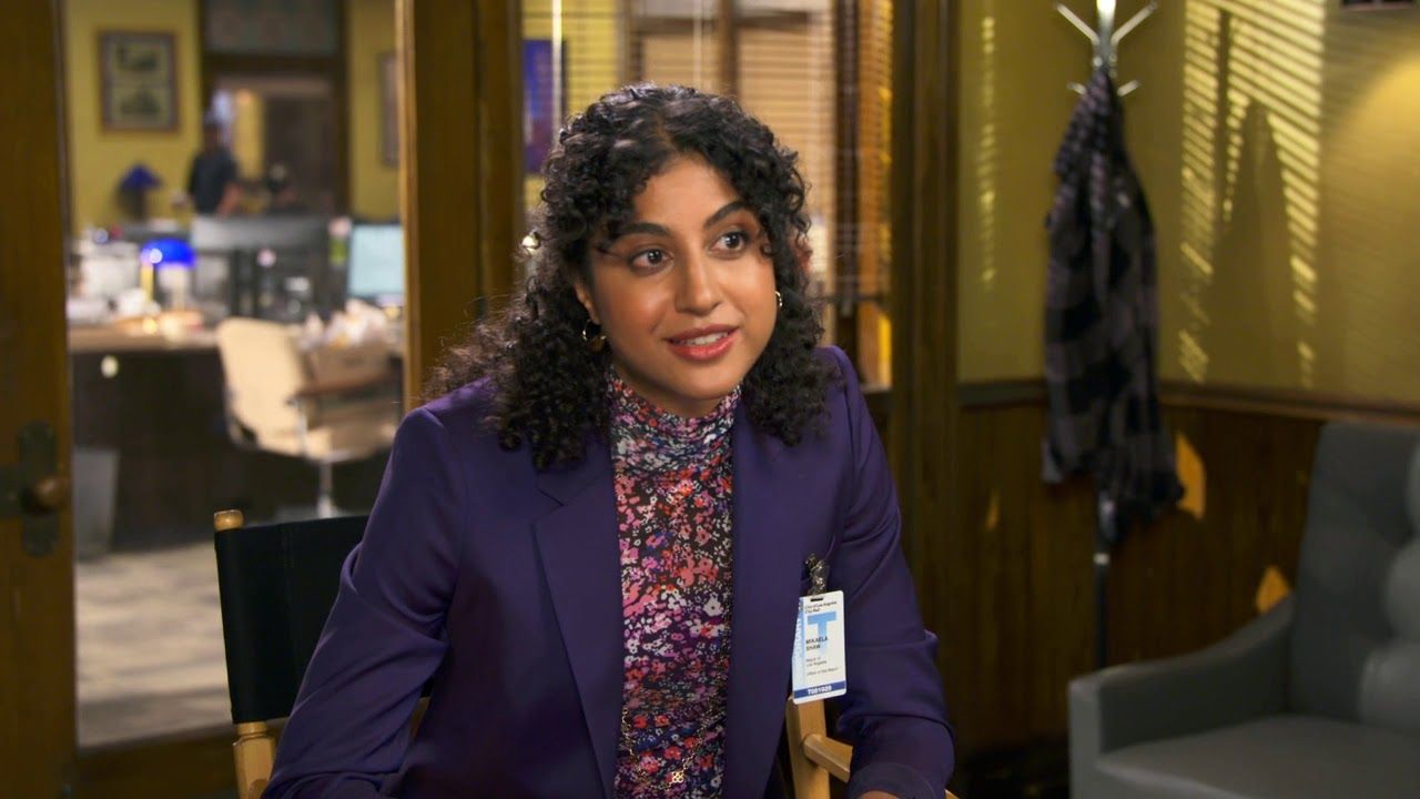 REVIEW: Tina Fey's Mr. Mayor, Starring Ted Danson, Is a Mildly Amusing ...