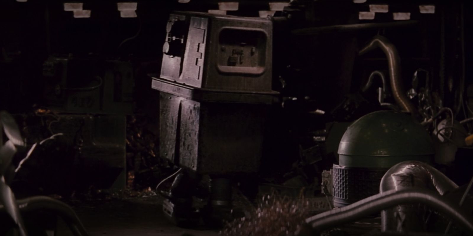 Star Wars: The Bad Batch's Power Droid Is Named Gonky