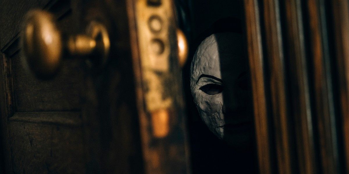 Interview: Director and Writer Simon Barrett Talks Seance