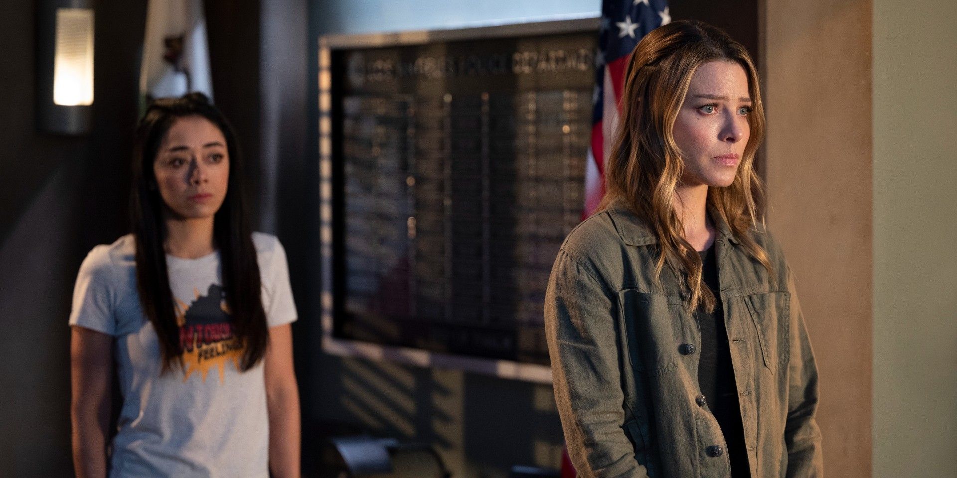 Lucifer Showrunner Explains Why Chloe Stayed on Earth