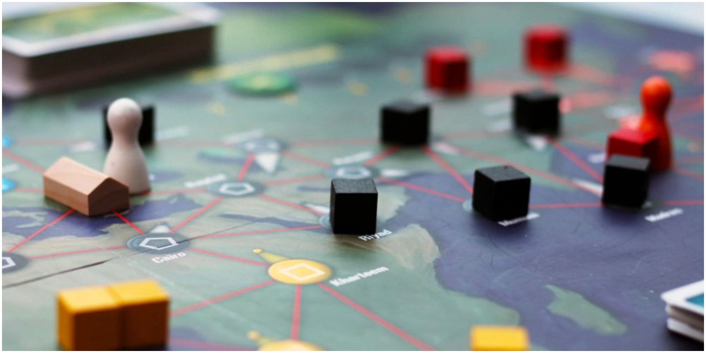 10 Tabletop Games That Can Be Played With Only Two People
