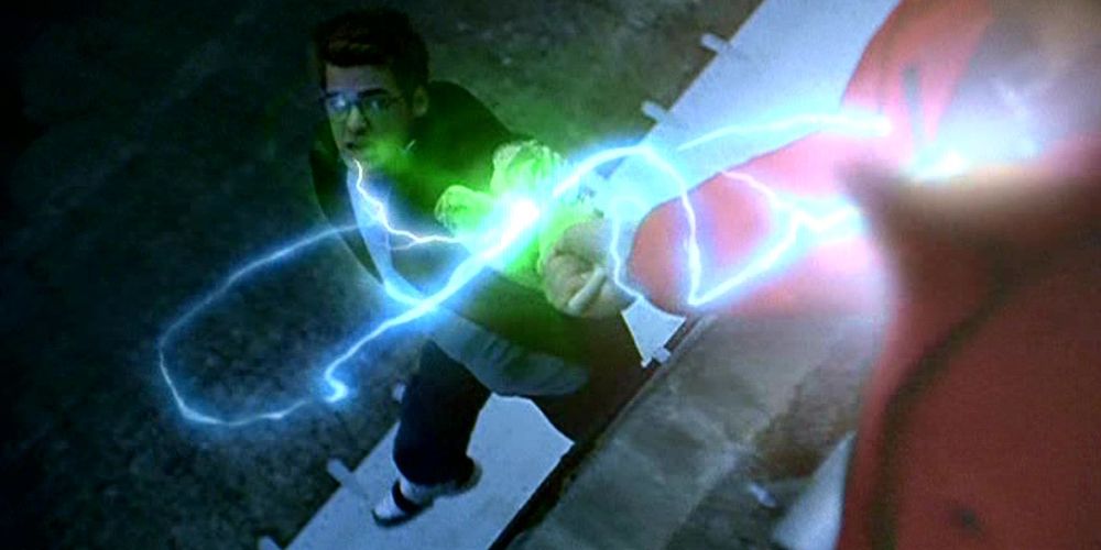 Smallville: 10 Strong Characters Who Started Out Weak