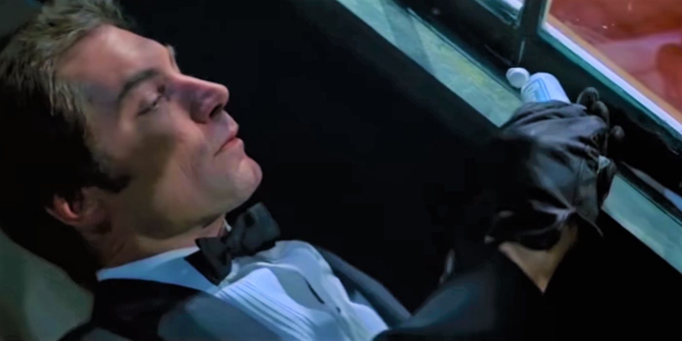 Piercing Brosnan James Bond Smoking