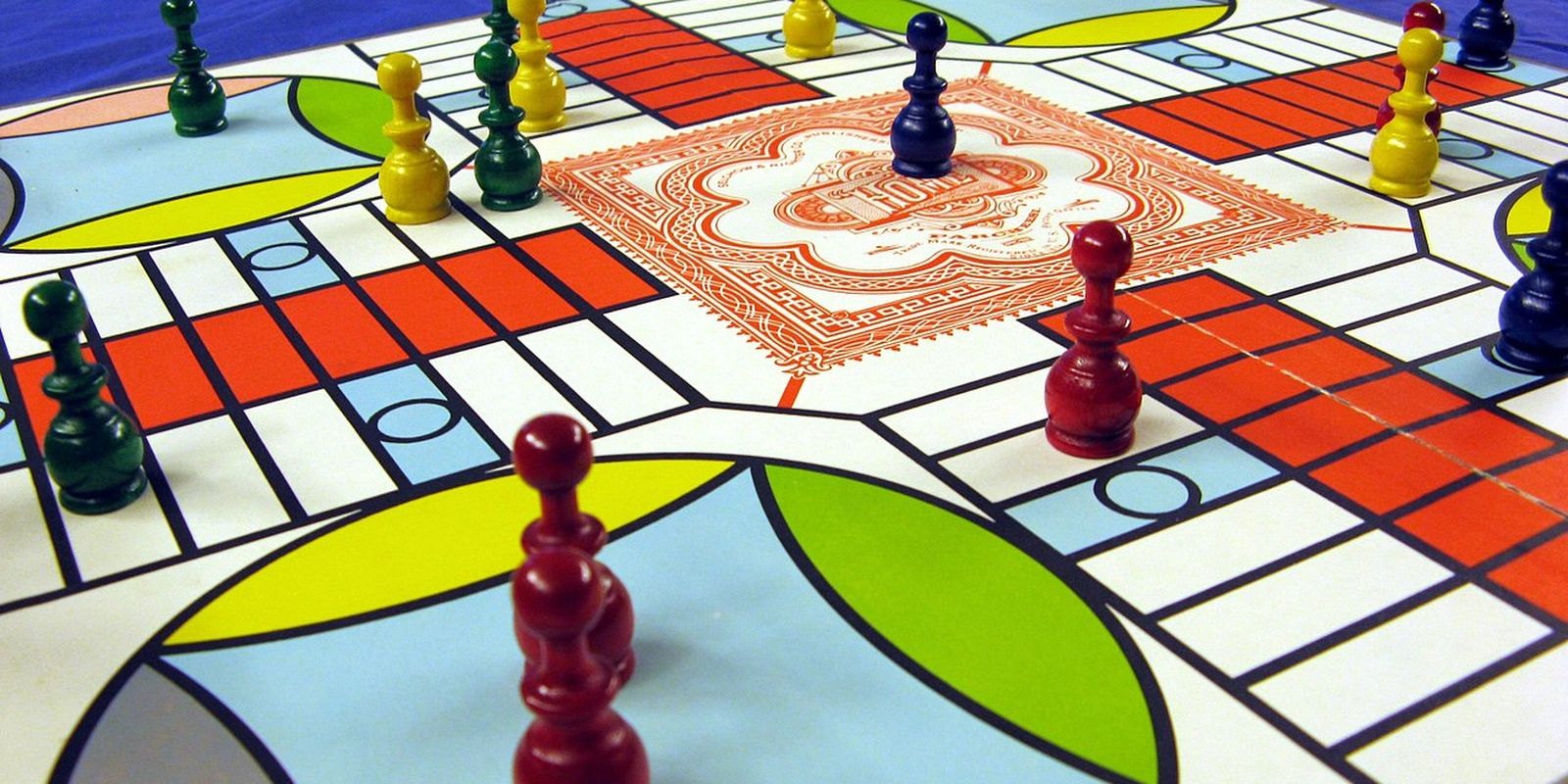 10 Popular Board Games That Hardcore Gamers Hate