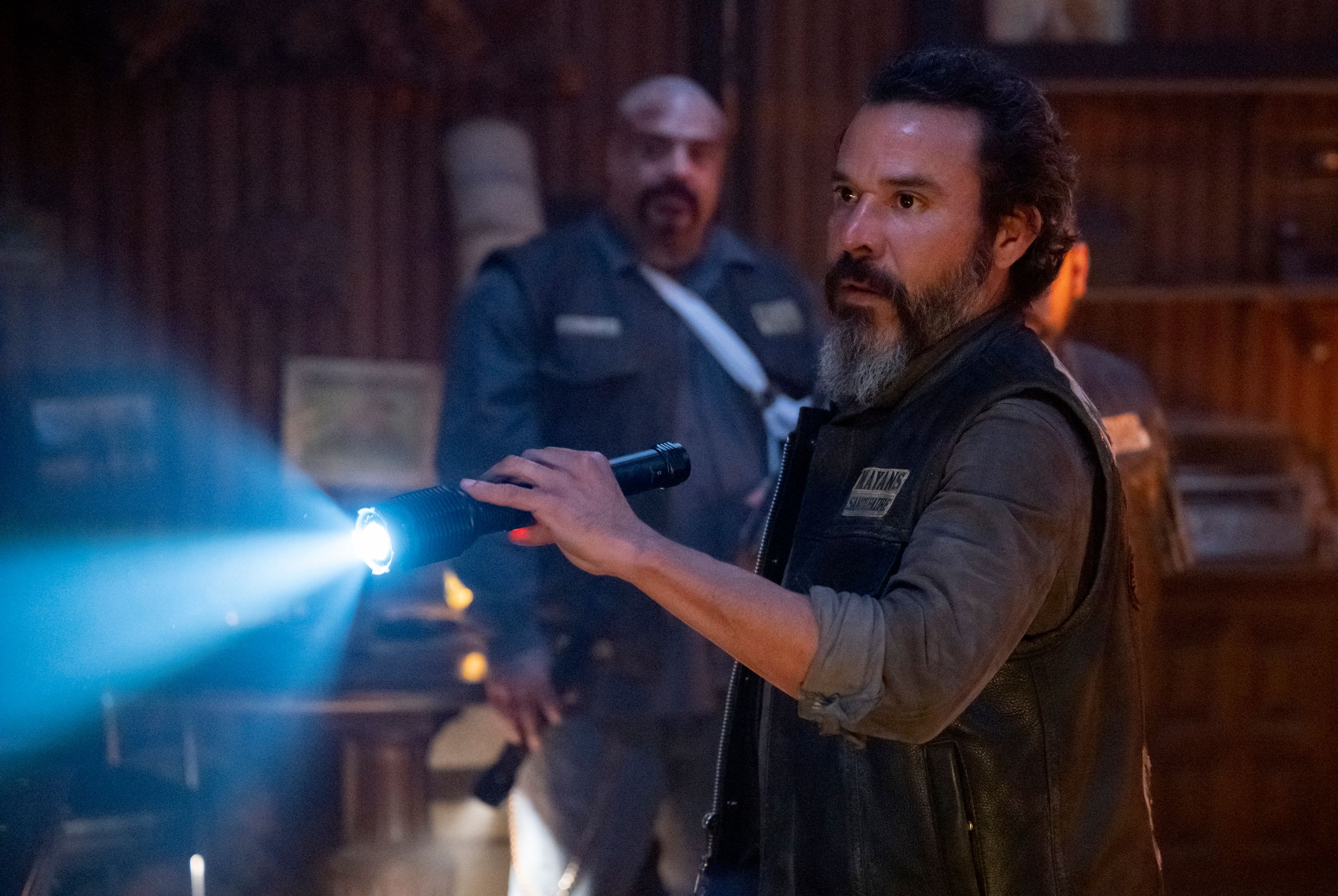Mayans M.C. Recap & Spoilers: Season 4, Episode 1, "Cleansing of the ...
