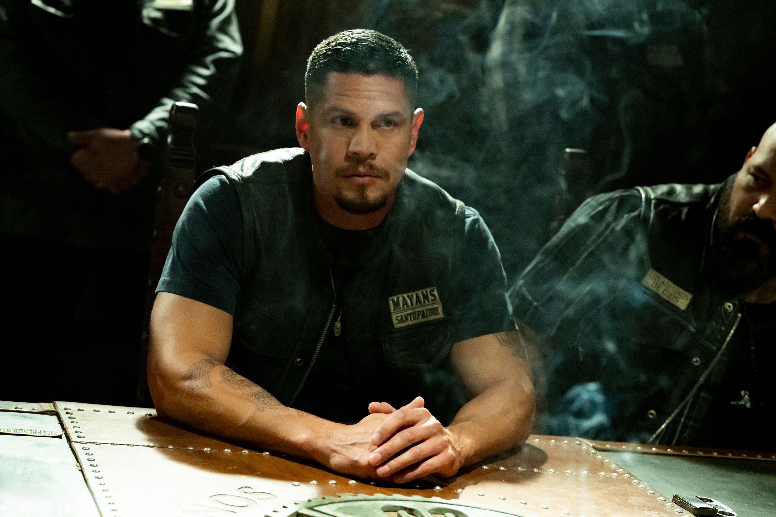 Mayans M.C. Recap & Spoilers: Season 4, Episode 3, "Self Portrait in ...
