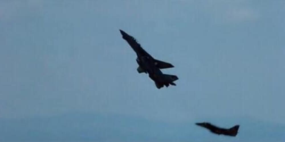 10 Best Stunts In The Top Gun Films, Ranked