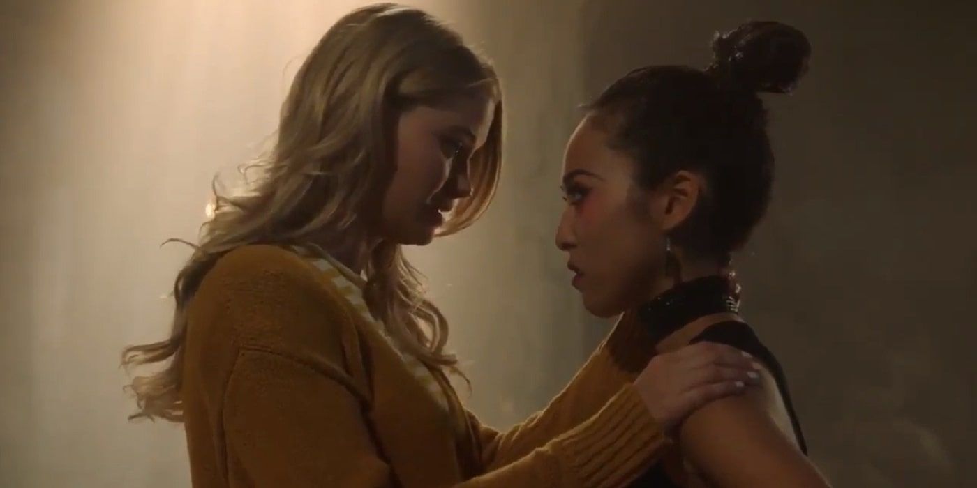 The Runaways Movie Kiss