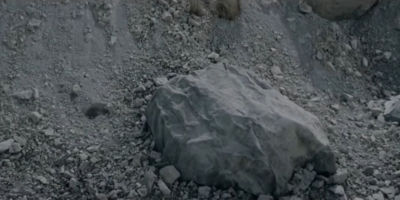 Lord of the Rings: Was Frodo's Cloak Magical?