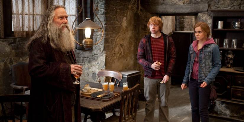 10 Best Hogsmeade Shops In Harry Potter