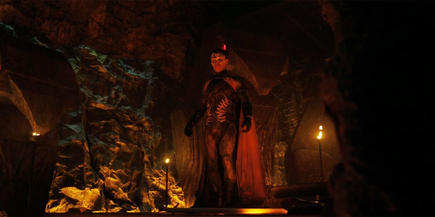 Robin and Brother Blood’s New Suits Finally Debut on Titans