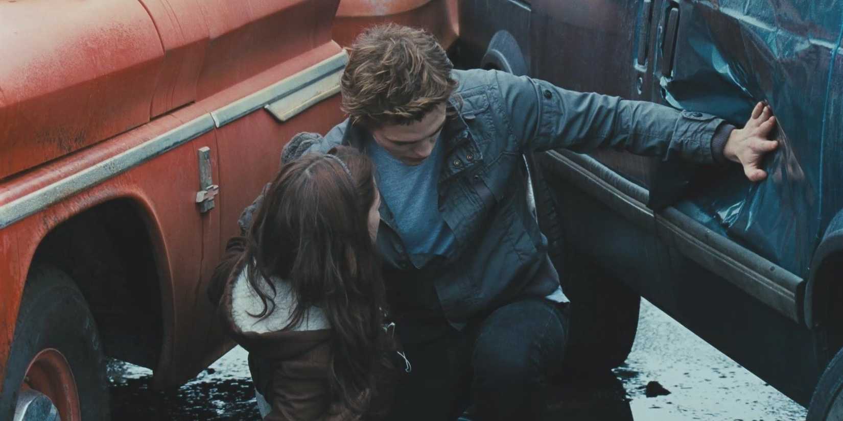10 Twilight Scenes That Fans Still Rewatch Even 17 Years Later