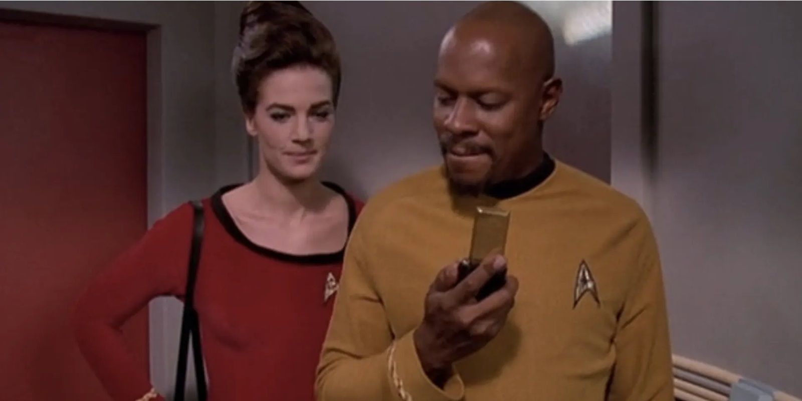 Why Deep Space Nine's Sisko Changed His Whole Look