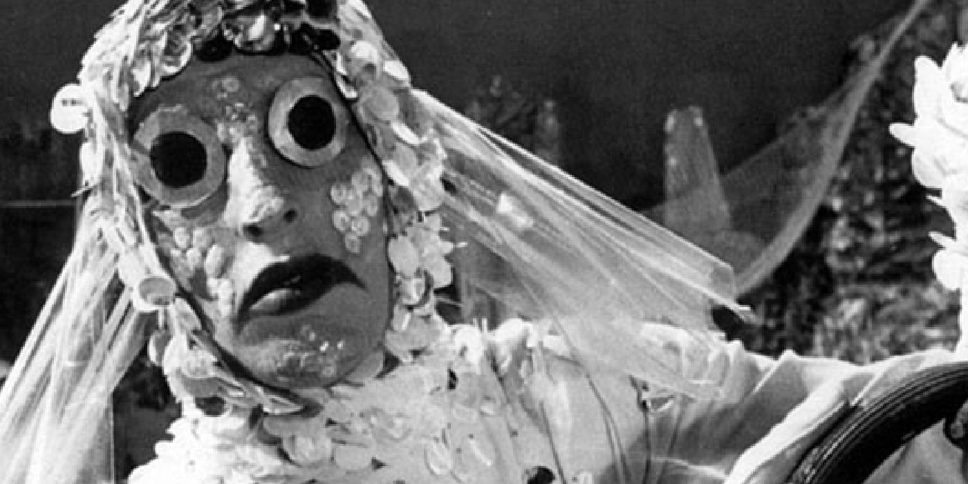 Doctor Who: 10 Weirdest Classic Series Costumes