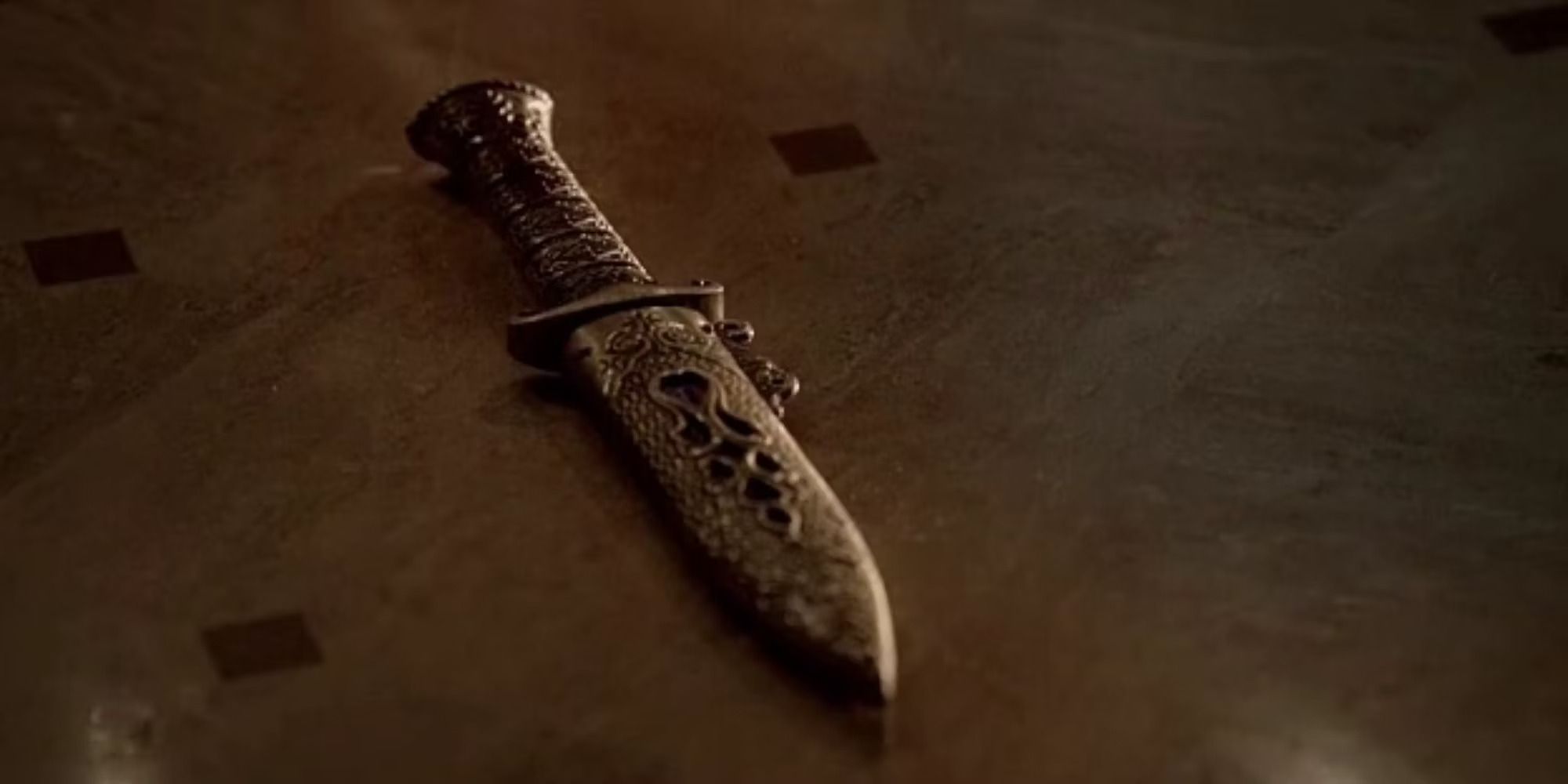 10 Strongest Magical Items in The Vampire Diaries