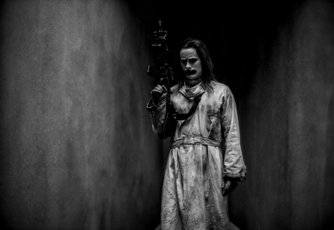 Zack Snyder Celebrates Snyder Cut Anniversary With New Look at Jared ...