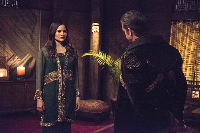 Team Arrow Faces The League Of Assassins In New Arrow Photos
