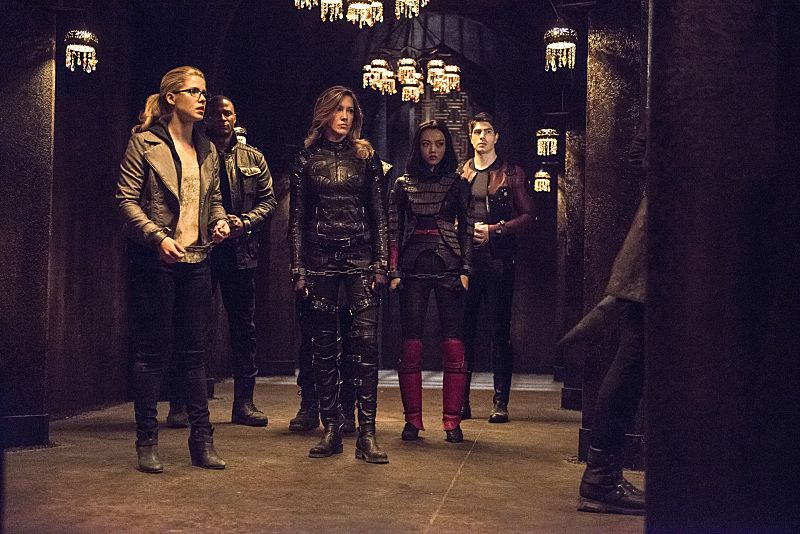 Team Arrow Faces the League of Assassins in New "Arrow" Photos