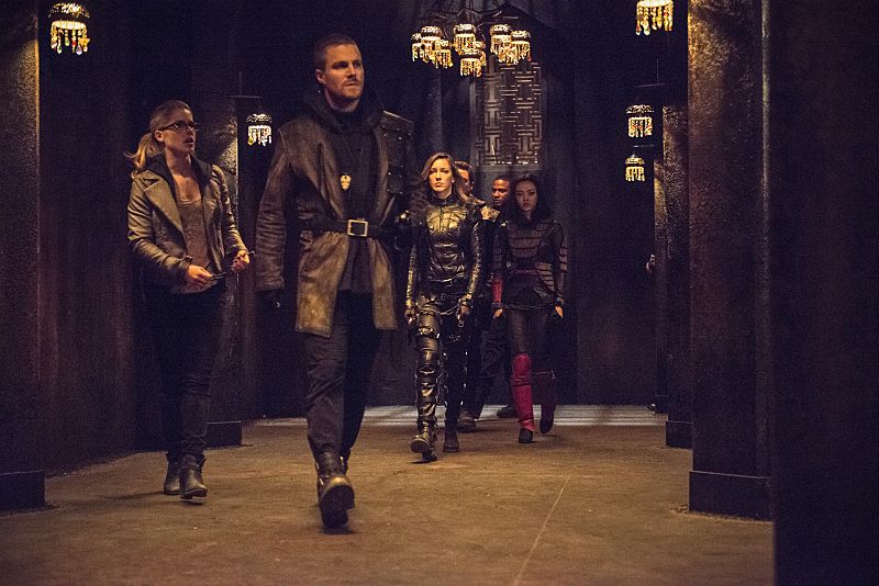 Team Arrow Faces the League of Assassins in New "Arrow" Photos