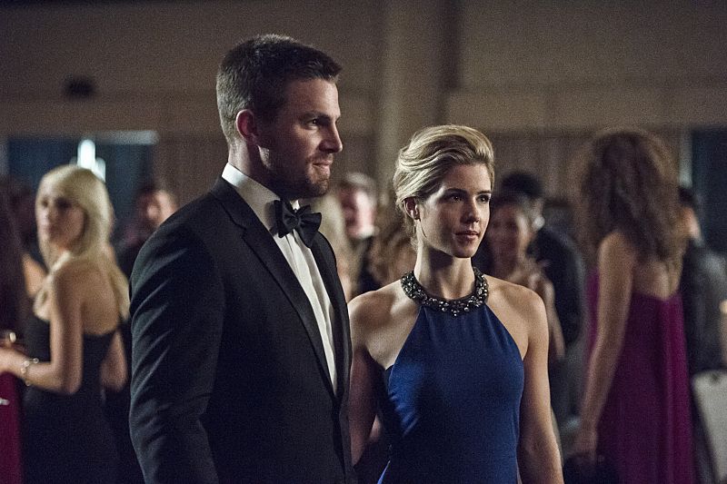 LOOK: Darhk Corners Oliver in New "Arrow" Photos