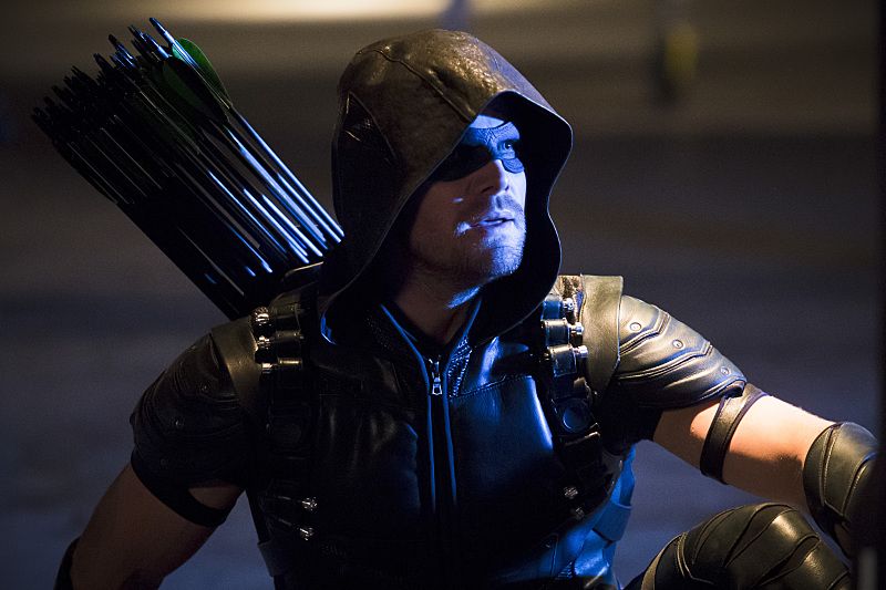 New "Flash"/"Arrow" Crossover Photos are the Stuff of Legends