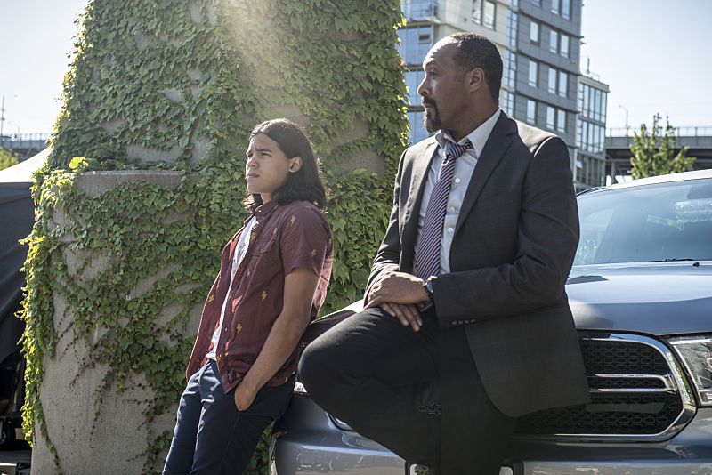 28 Photos from "The Flash" Season 2 Premiere Released