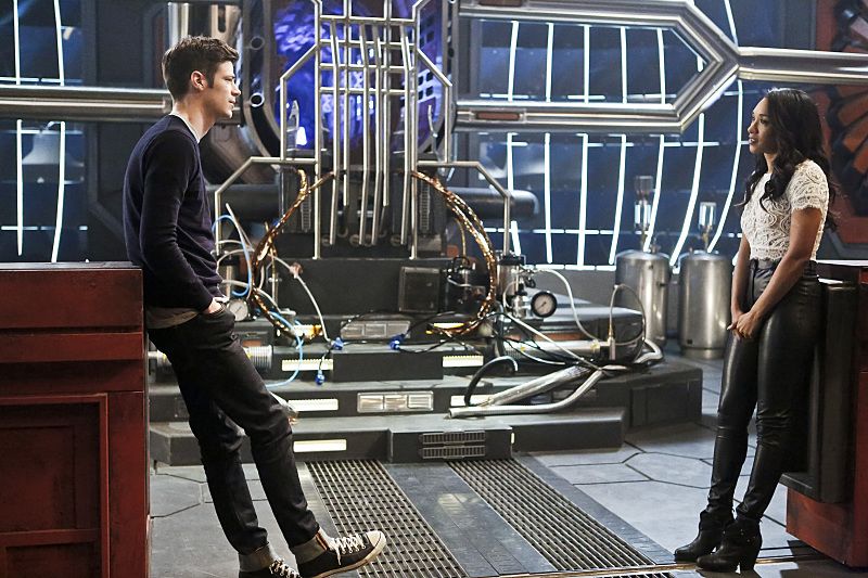 LOOK: Rupture Revealed In New "Flash" Photos