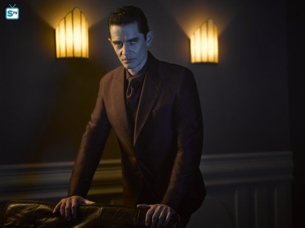 "Gotham" Descends in New TV Spot, Character Portraits